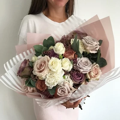 Order luxury flowers Russia - Flower delivery in Russia